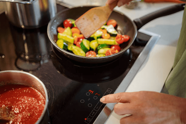 How to Use an Induction Cooktop: Efficient and Precise Cooking